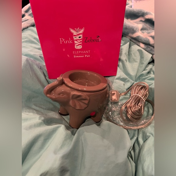 Pink Zebra | Other | Hp Pink Zebra Elephant Simmer Pot | Poshmark